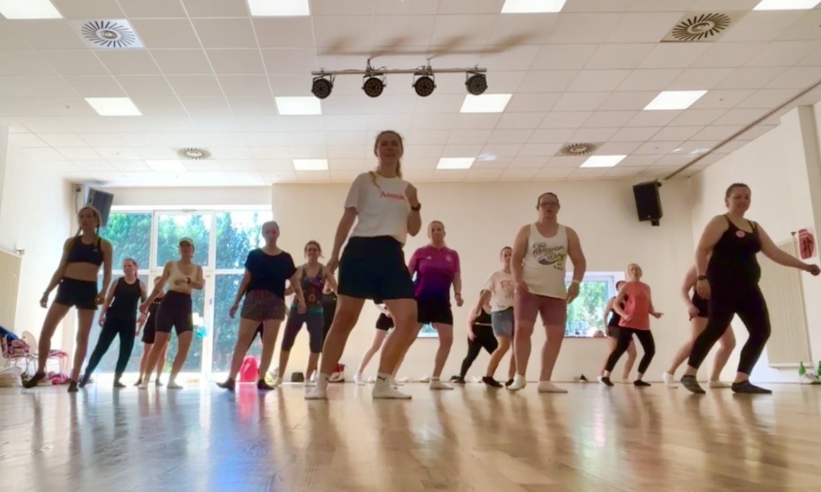 Jetzt Shuffle Dance lernen, online oder vor Ort für Anfänger