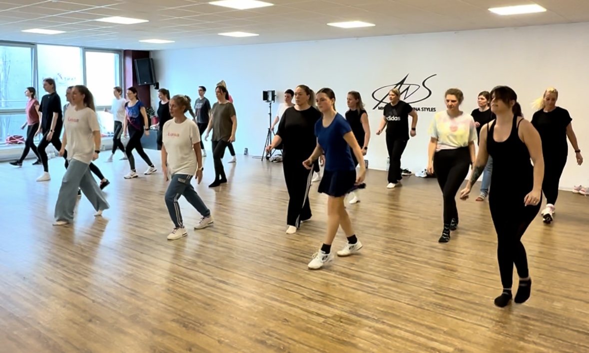 Jetzt Shuffle Dance lernen, online oder vor Ort für Anfänger